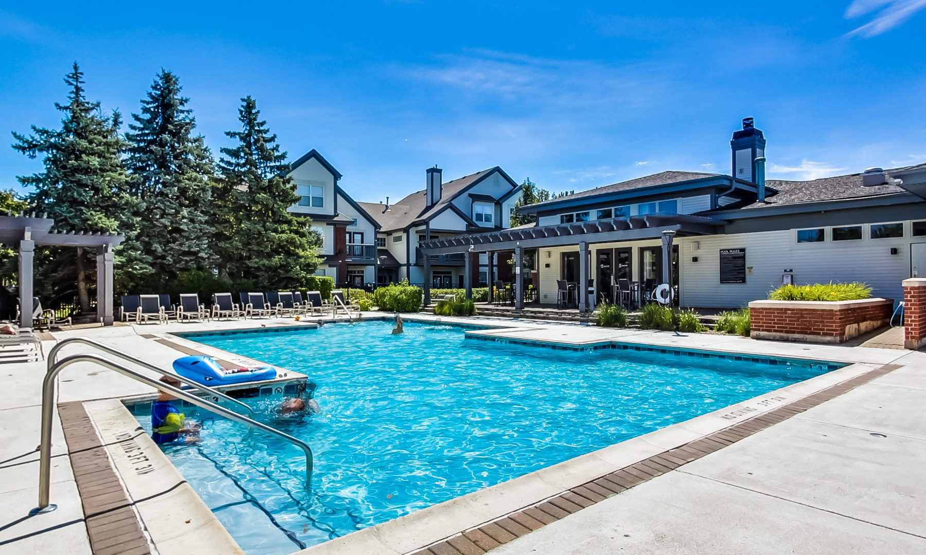 CBRE arranges sale of 464-unit luxury apartment community The Aventine ...