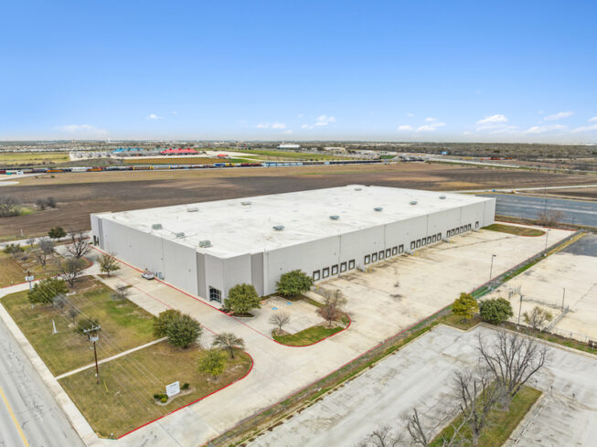 Class A industrial building, Freeport Business Centre, trades in South ...