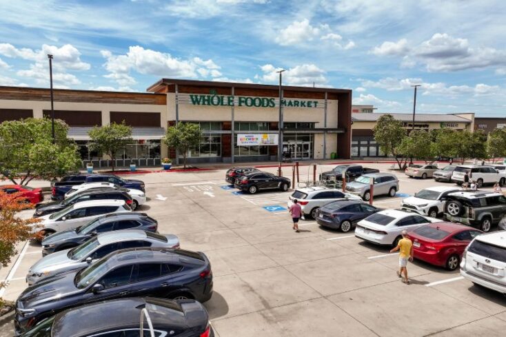JLL Capital Markets Whole Foods-anchored retail center in Fort Worth ...