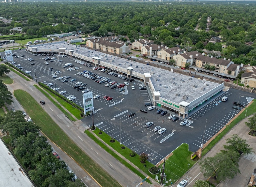 JLL Capital Markets closes sale of 81,407-square-foot retail center in ...