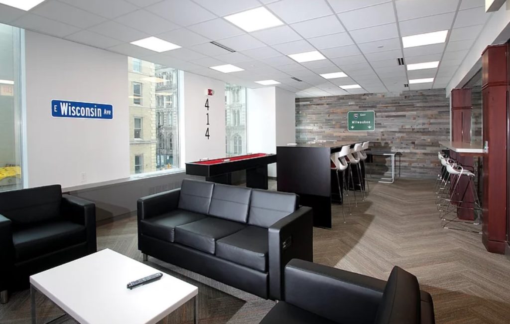 Affiliate of Group RMC buys Chase Tower in Milwaukee – REJournals