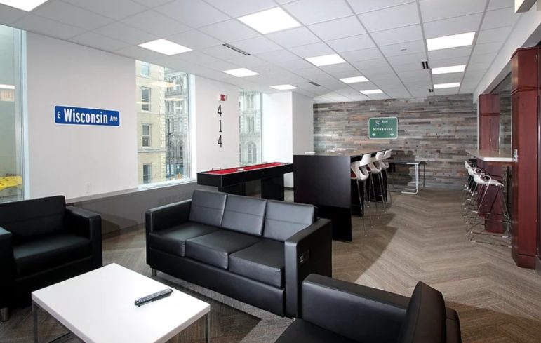 Affiliate of Group RMC buys Chase Tower in Milwaukee – REJournals