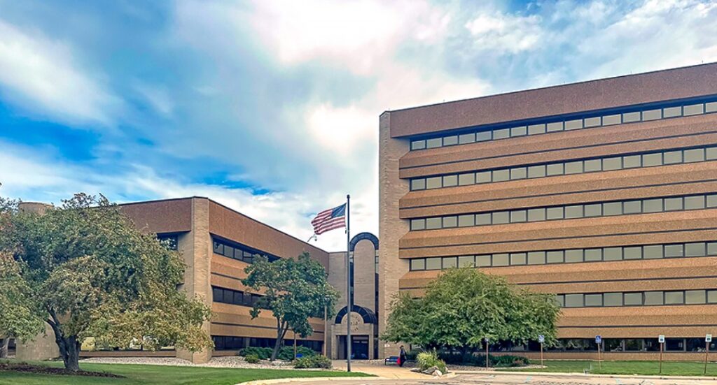 Colliers closes sale of 123,405-square-foot office building in Lansing ...