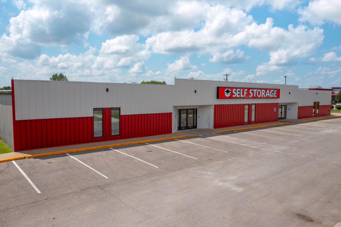 Marcus & Millichap sells 19,010-square-foot self-storage facility in ...