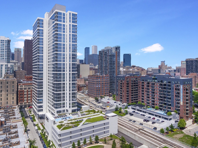 $99.5 million financing secured for Chicago trophy apartment tower ...